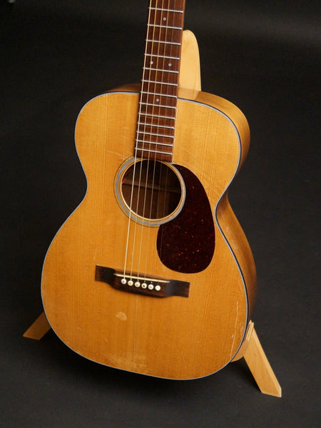 C. F. Martin 0-18 Acoustic Guitar (1944) – Guitar Gallery