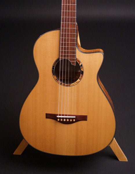 G.R. Bear Grand 00 Cutaway Guitar – Guitar Gallery